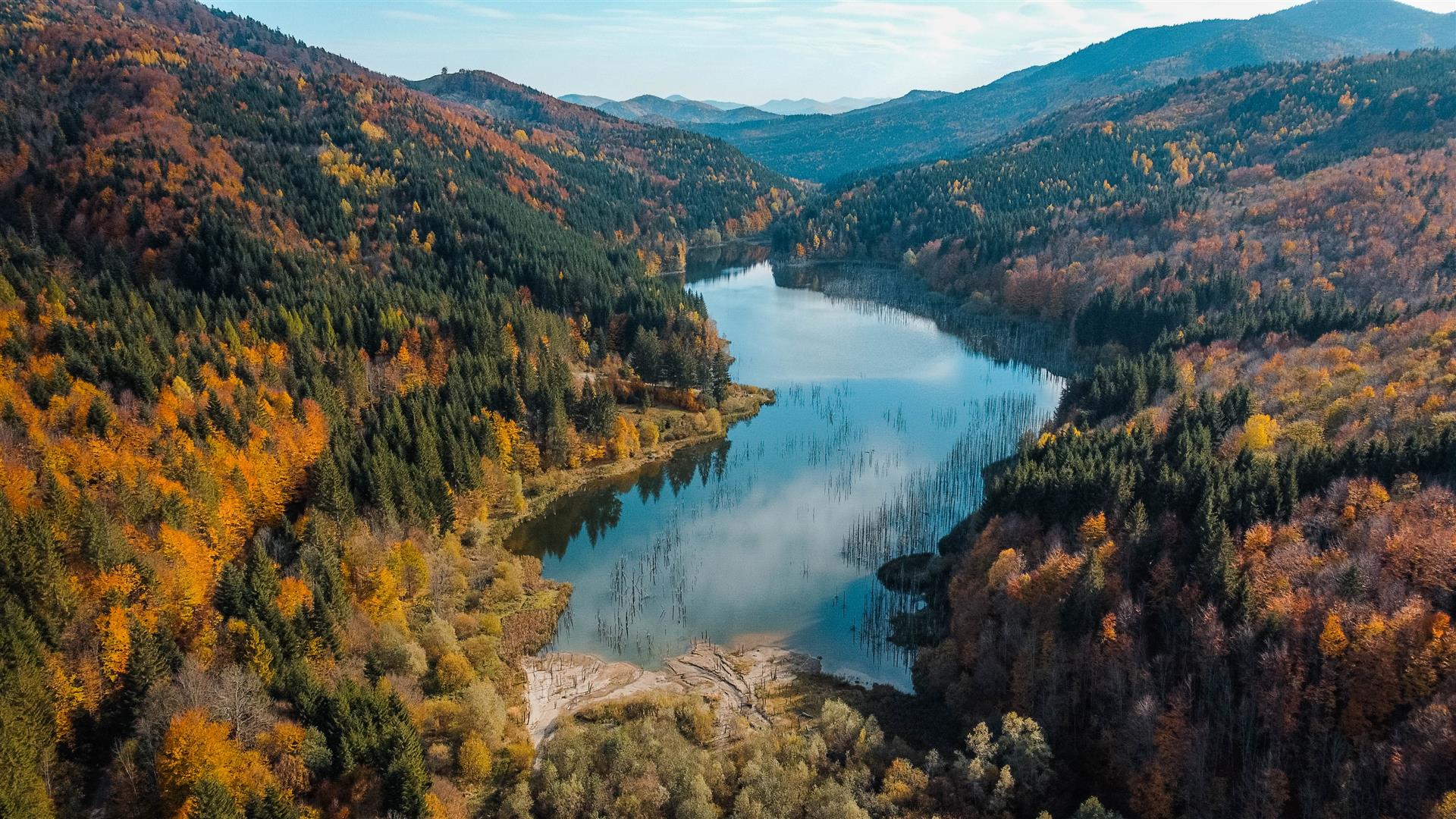 LACUL CUEJDEL | Perla din inima muntelui | M-ții Stanisoarei in jud ...